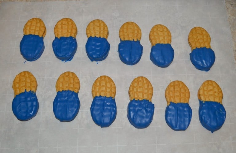 Nutter Butter Baby Shower Cookies - Hezzi-D's Books and Cooks