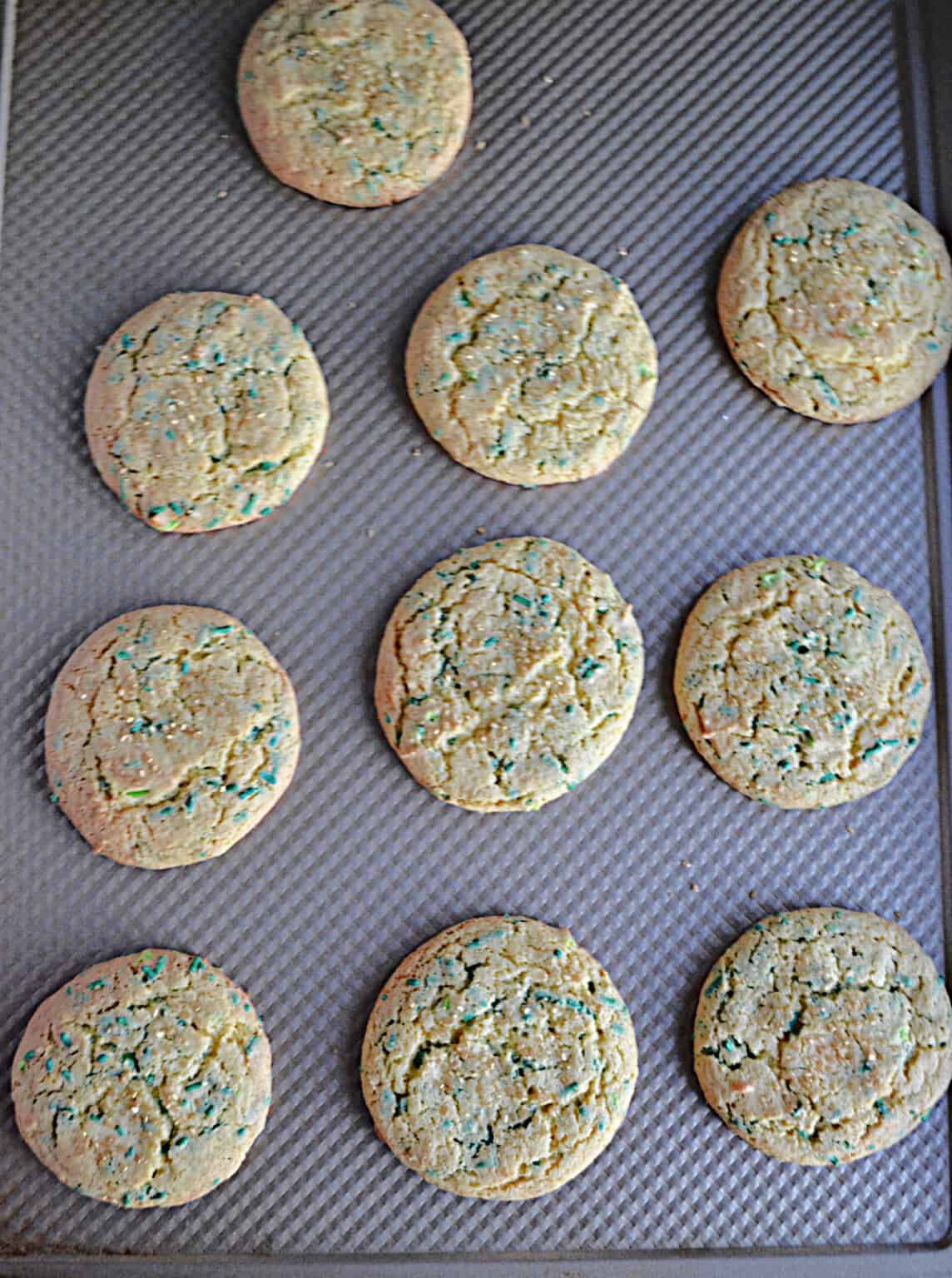 Easy St. Patrick's Day Cookies - Hezzi-D's Books and Cooks